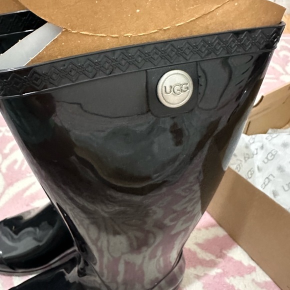 UGG | Shoes | Uggs Rain Boot With Fur Inside Very Soft And Brand New ...